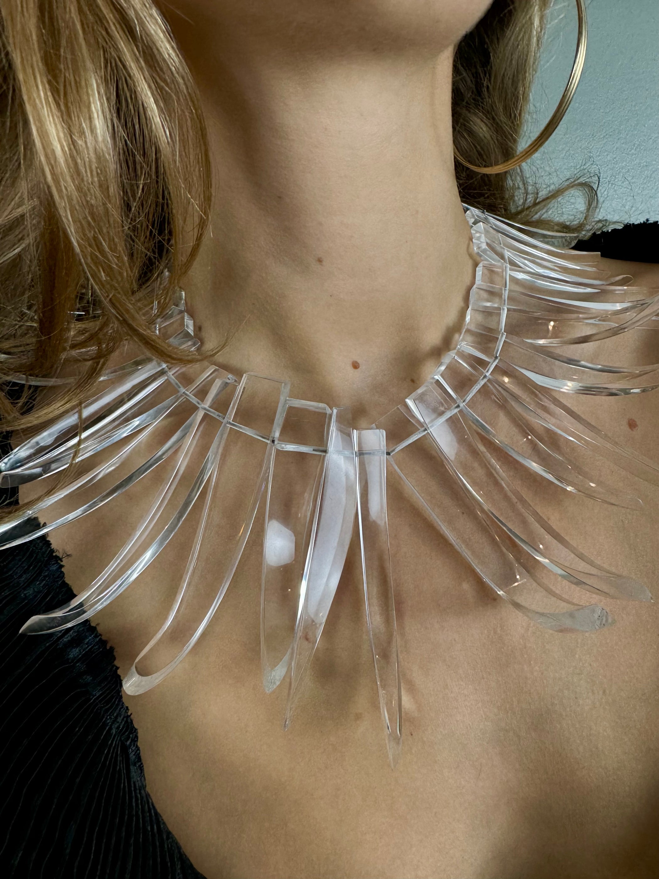 Cheney, Modernist perspex necklace – One Vintage